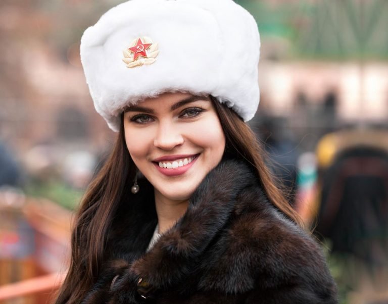 Exploring the World of Winter Hats with Ear Flaps: What are They Called ...